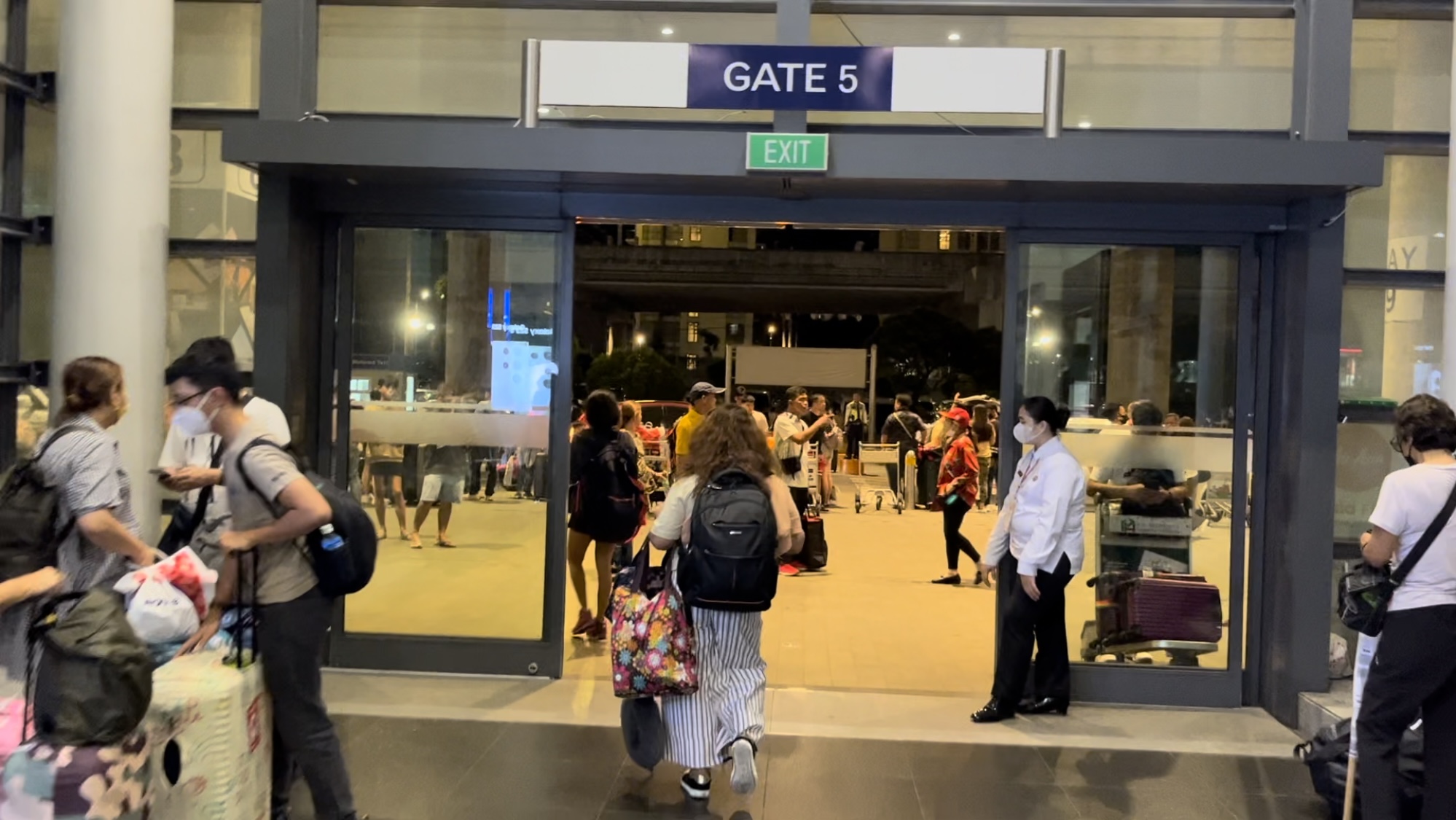 ニノイ・アキノ空港第3ターミナル待ち合わせ場所 | NIPPI - フィリピンレンタカー